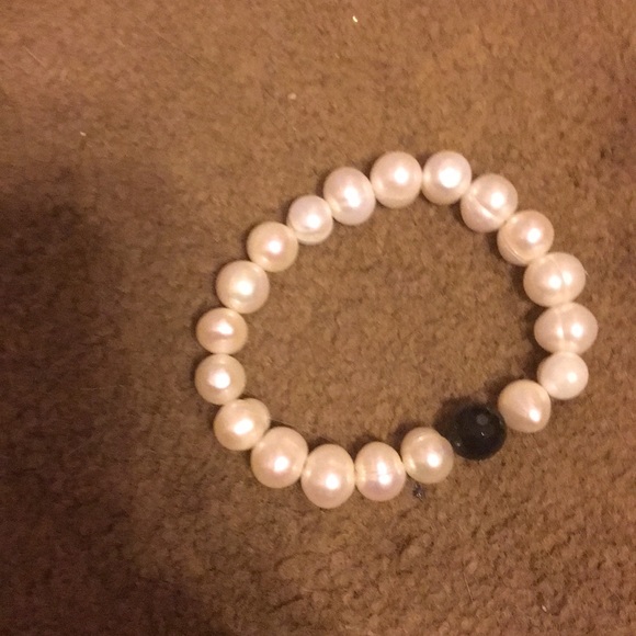 Avon | Jewelry | Lab Created Elastic Pearl Bracelet Used | Poshmark